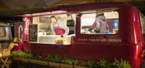 «Food truck» | Cómo emprender con un camión de comida rápida